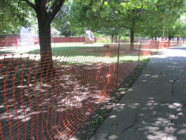 TEMPORARY SNOW FENCE